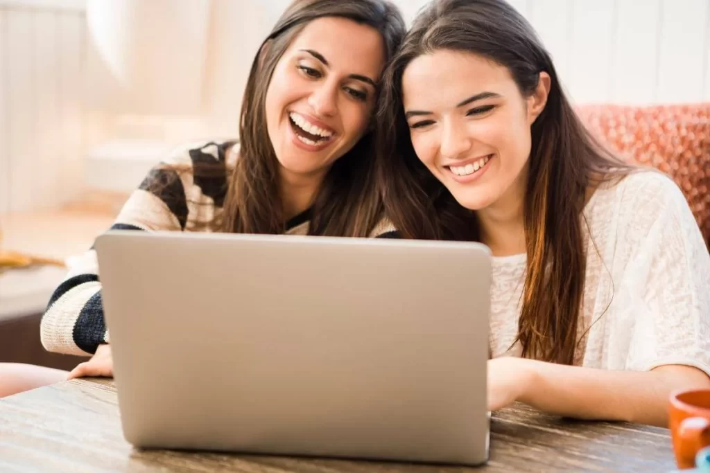 Virtual Friendships: Navigating the New Age of Digital Relationships ...